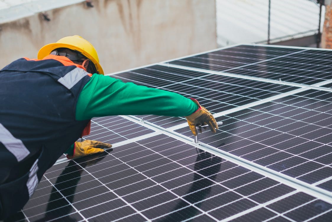 Step-by-Step Guide on How to Repair Cracked Solar Panels | Solar Medix